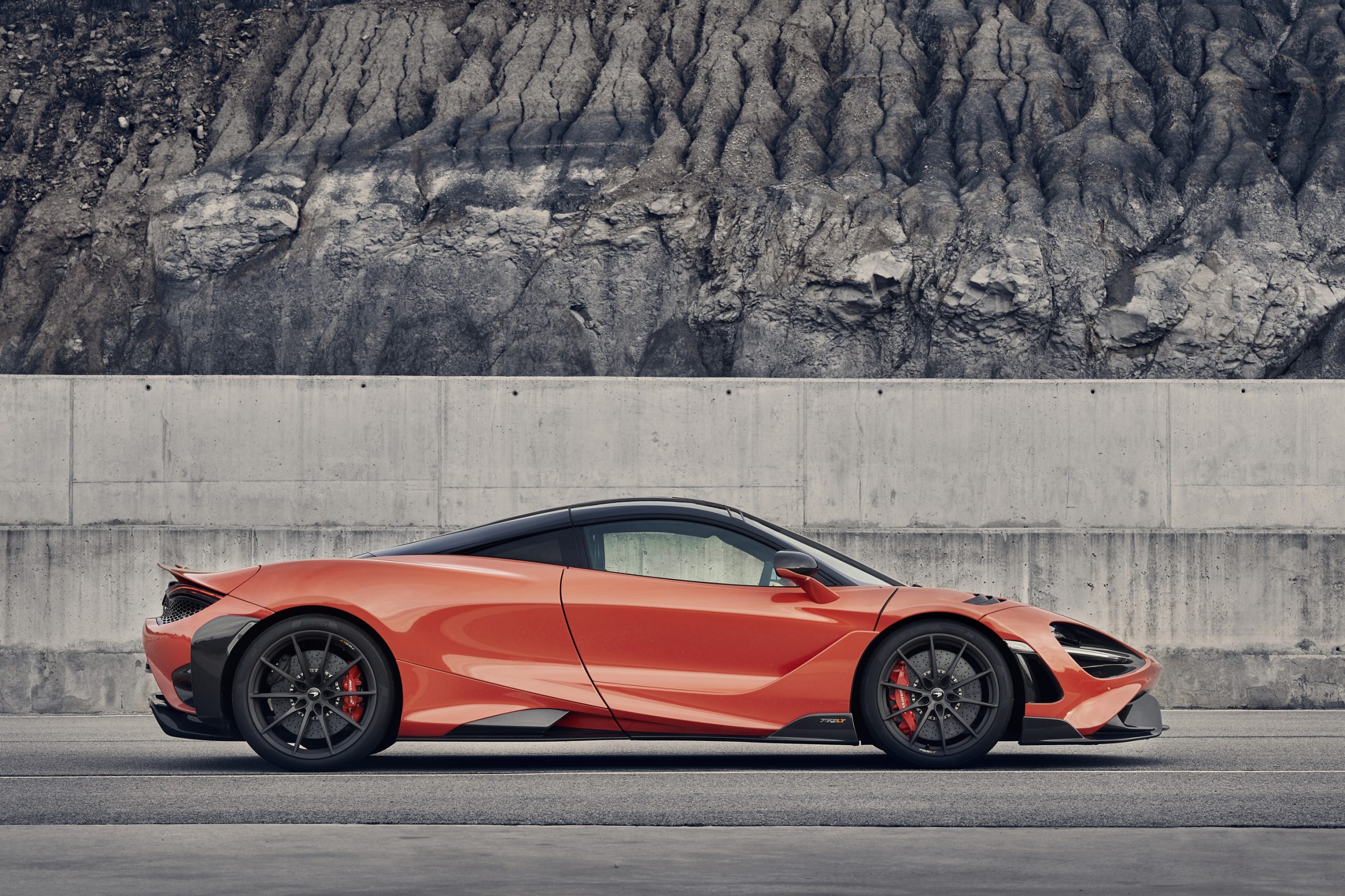 How McLaren tweaked the 765LT’s body to max out aero and lightness ...