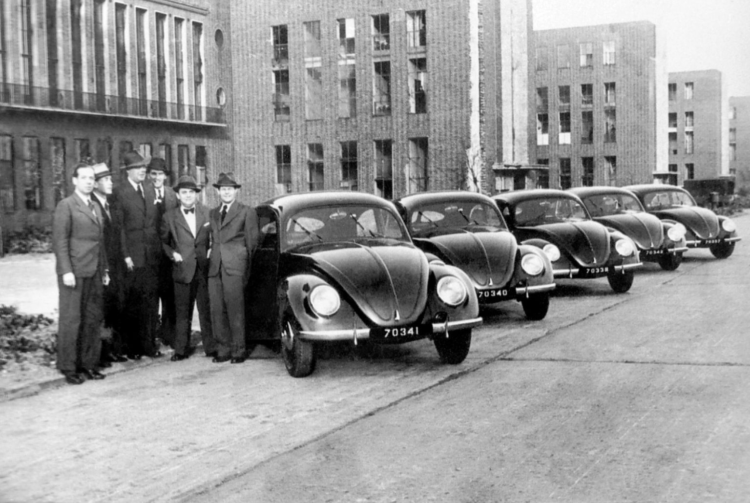 How Major Ivan Hirst and the British government saved VW after WWII ...