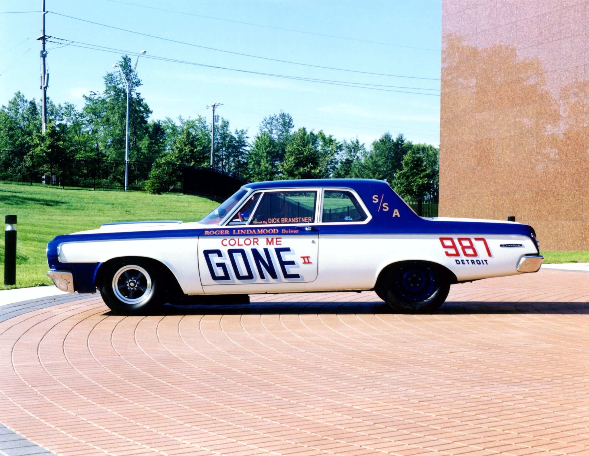 This Dodge Viper GT2 pilot car keeps the "Color Me Gone" drag legacy ...