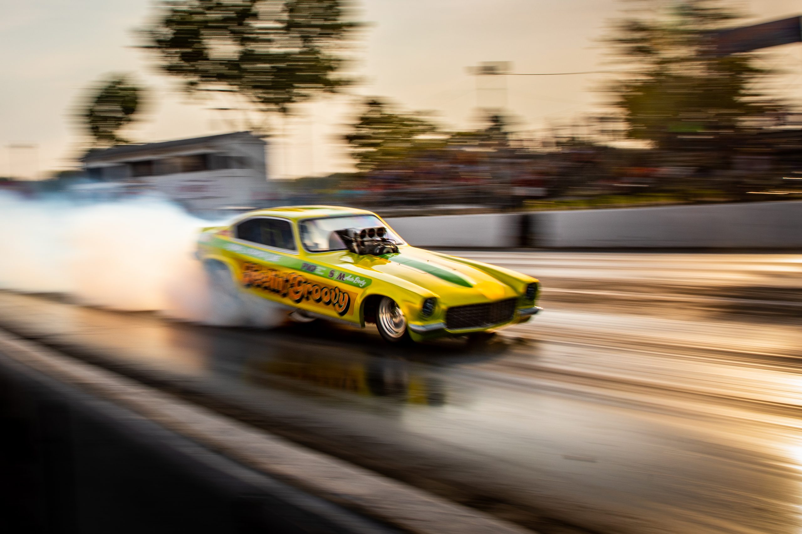 Nostalgic straight-line racers keep Detroit's drag strip flame alive ...