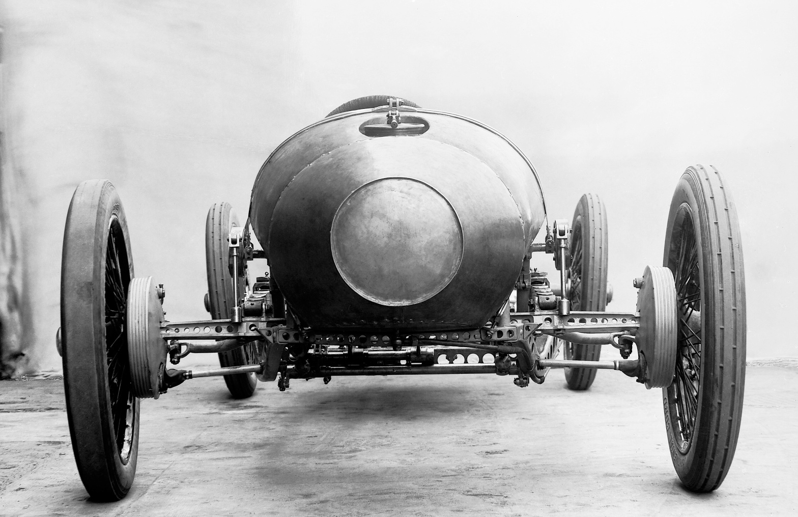 How the 1921 Rumpler Tropfenwagen foreshadowed today’s mid-engine race ...