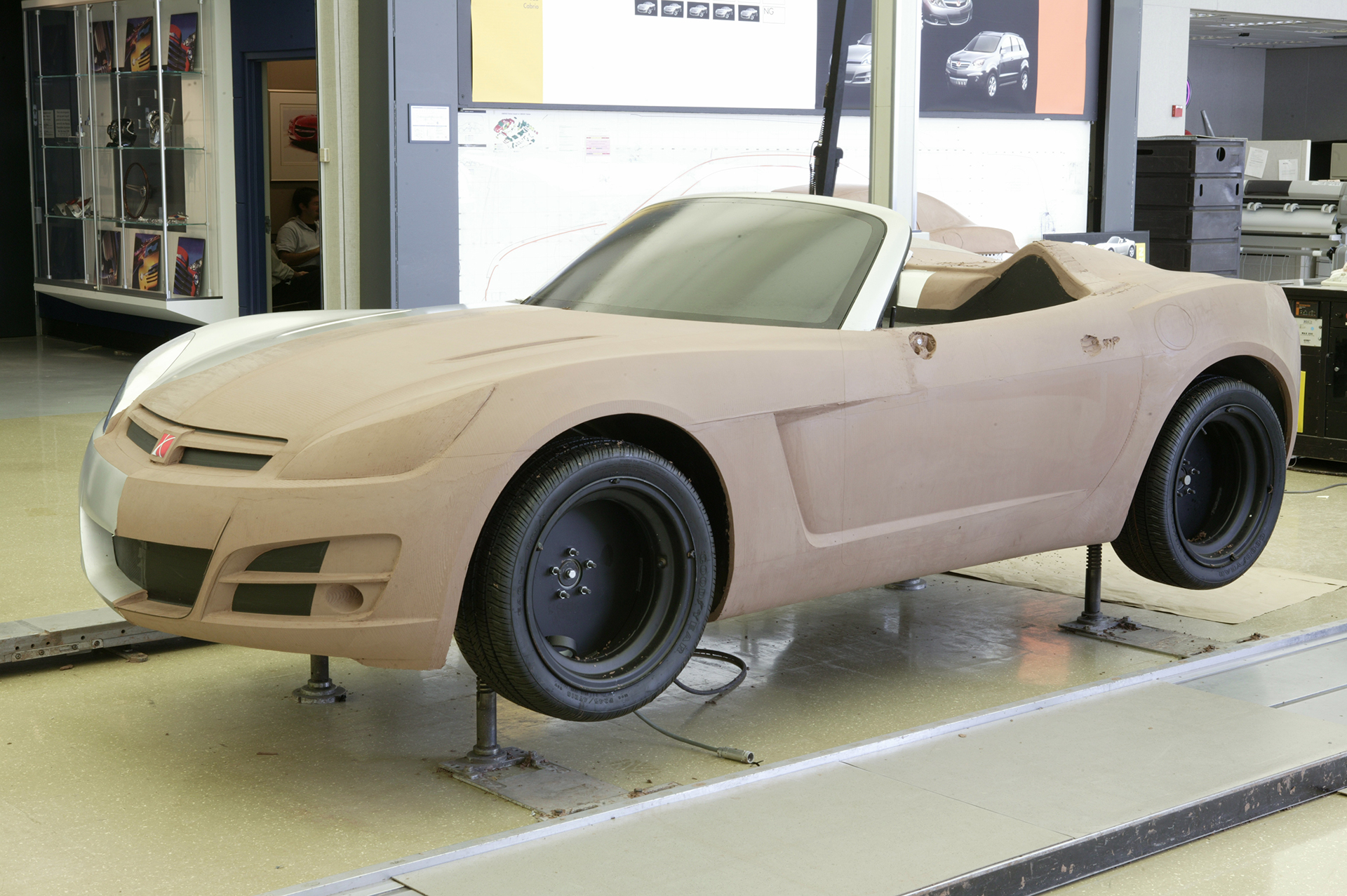 How Bob Lutz ushered in the Solstice and Sky, even as GM faltered ...