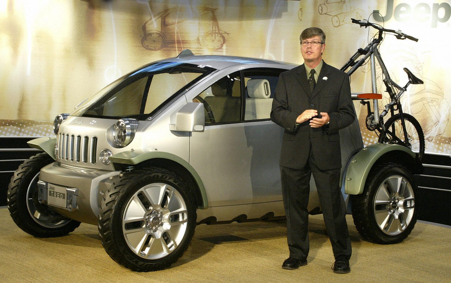 Icon meets icon maker: Designer Freeman Thomas takes on the Meyers Manx ...