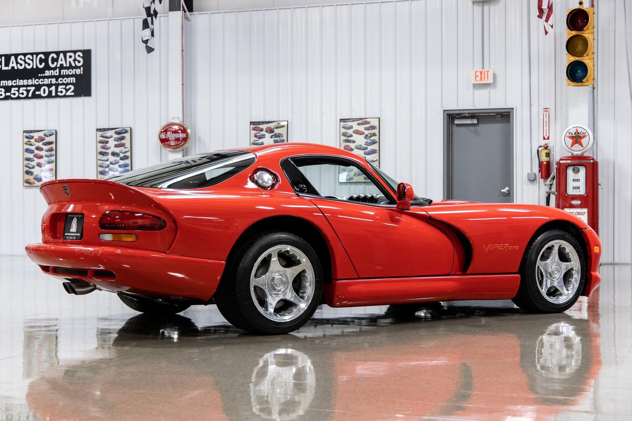 This 17-mile 1997 Viper GTS just set an auction record for second-gens ...