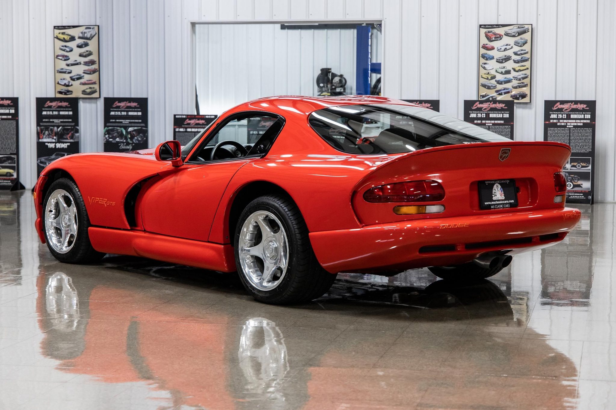 This 17-mile 1997 Viper GTS just set an auction record for second-gens ...