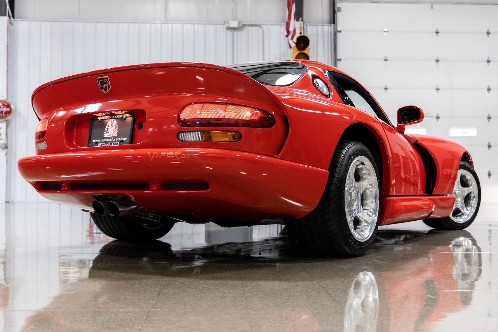 This 17-mile 1997 Viper GTS just set an auction record for second-gens ...