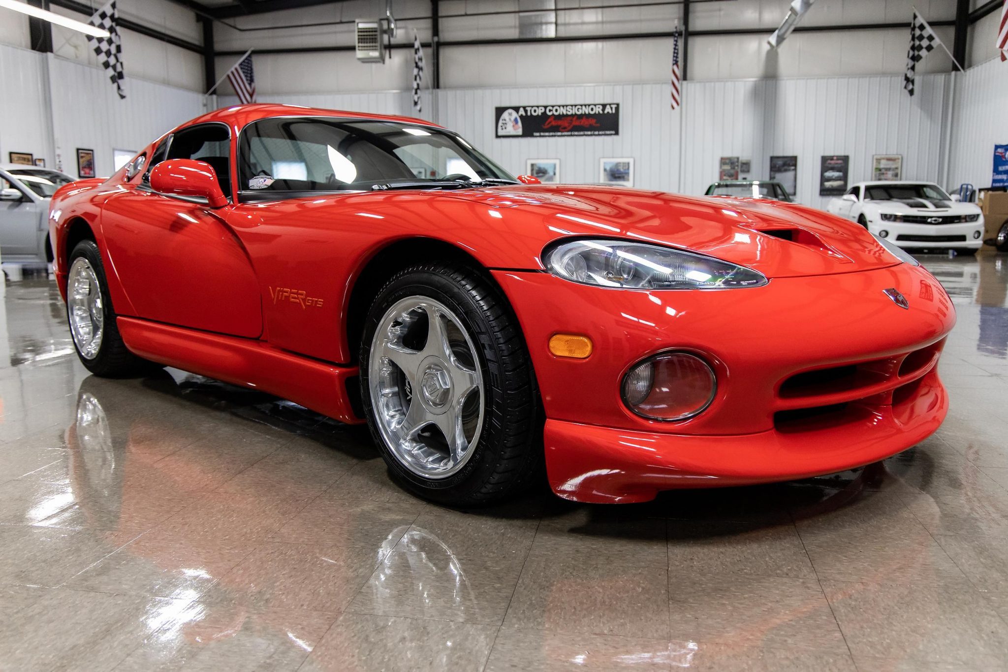 This 17-mile 1997 Viper GTS just set an auction record for second-gens ...
