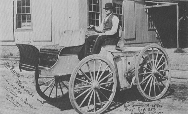 The 1911 Reeves Octoauto was an 8-wheeled technological marvel ...