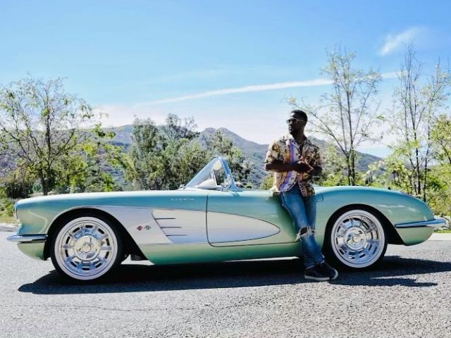 Kevin Hart strikes again, pays $825K for a 1959 Corvette custom ...