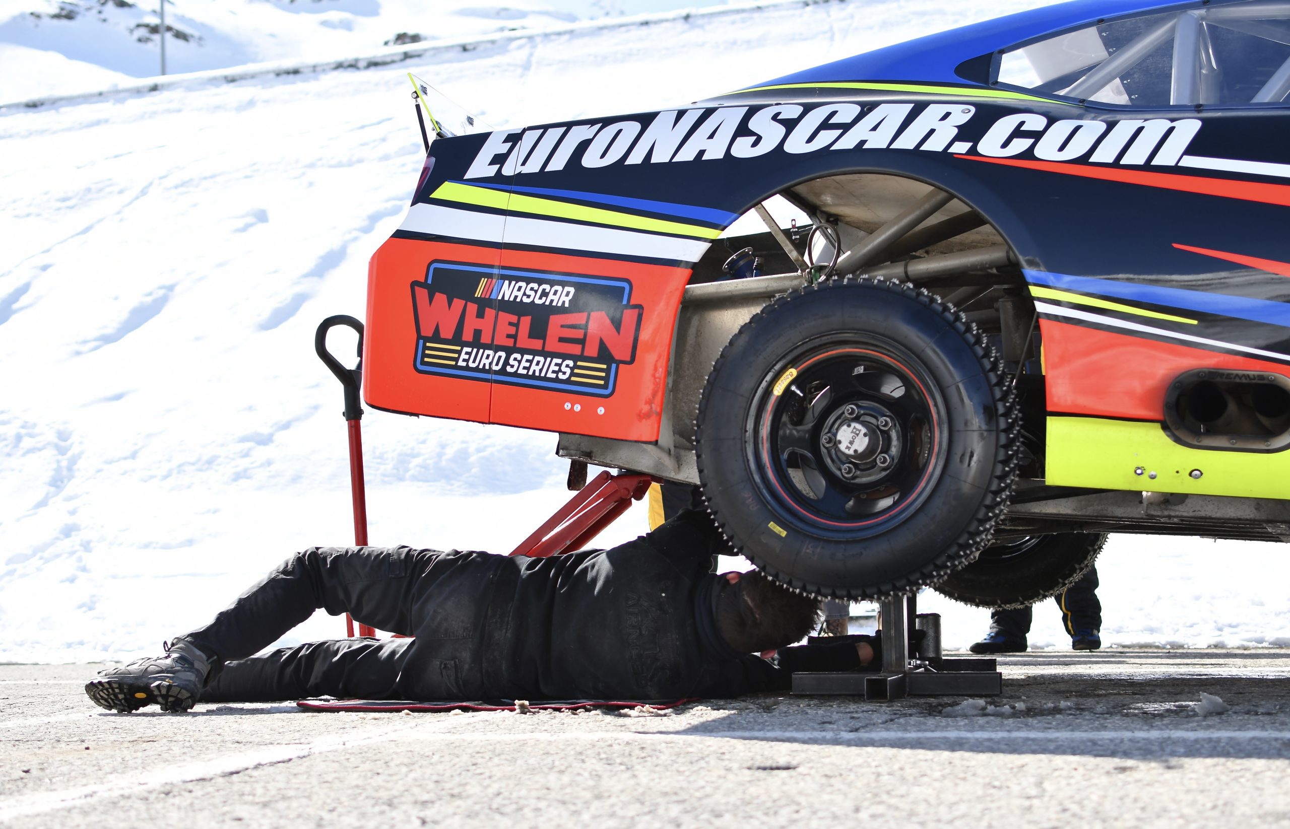 NASCAR ... on ice! Euro series experiments with a stocker in the snow ...
