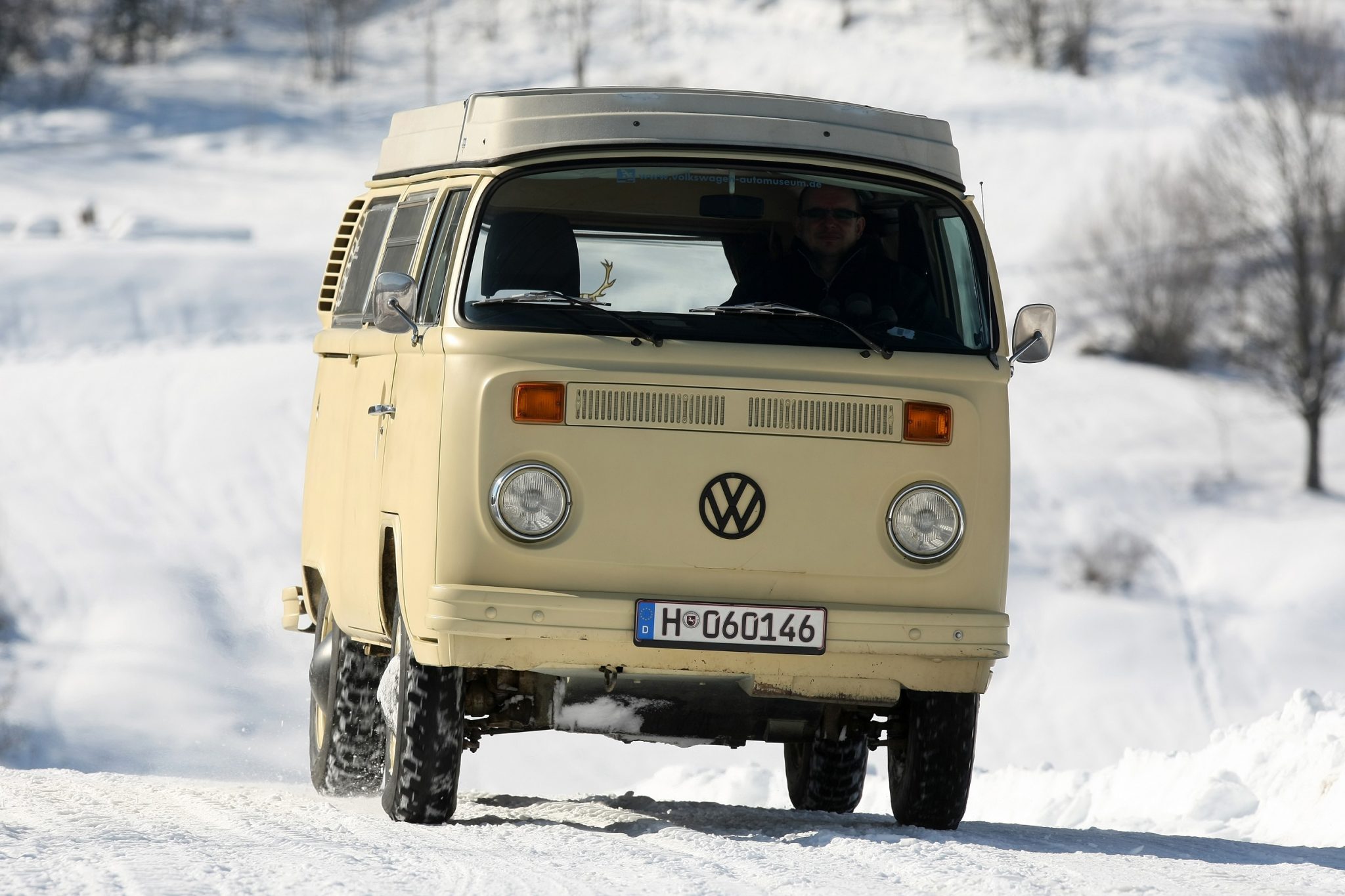 Volkswagen's forbidden 4x4 Bus was developed to tame the dunes ...