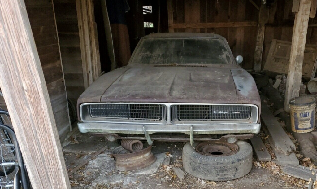 Banged-up big-block Charger barn find is ready for a new lease on life ...