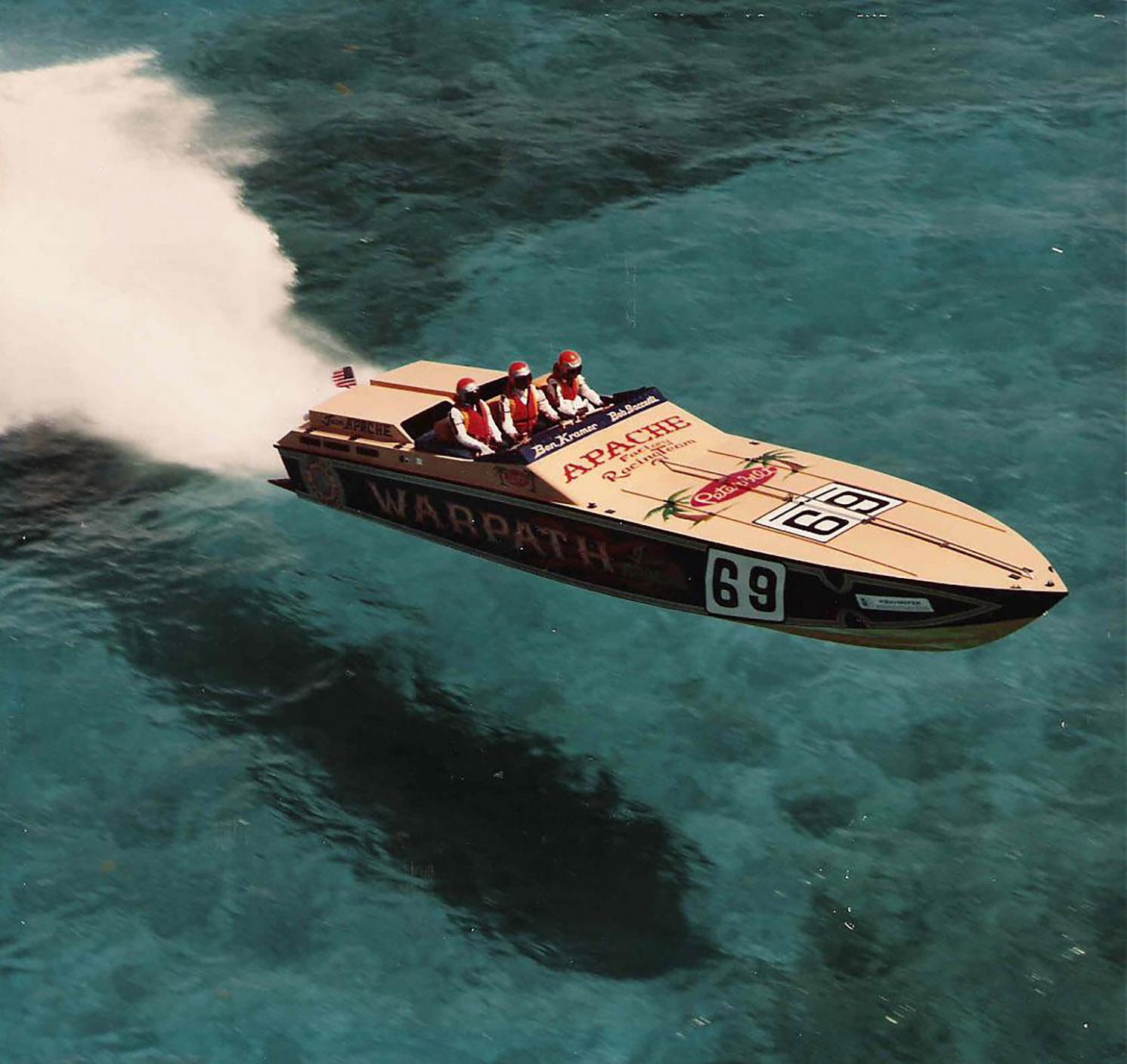 This 41-foot 1984 Apache race boat sold for $401K—here’s why it’s ...