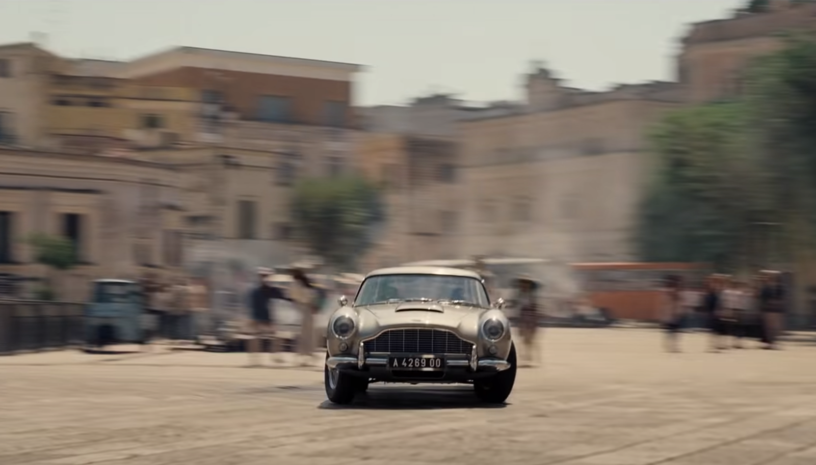 No Time to Die Lovingly Sends off Craig’s Bond with Plenty of Aston ...