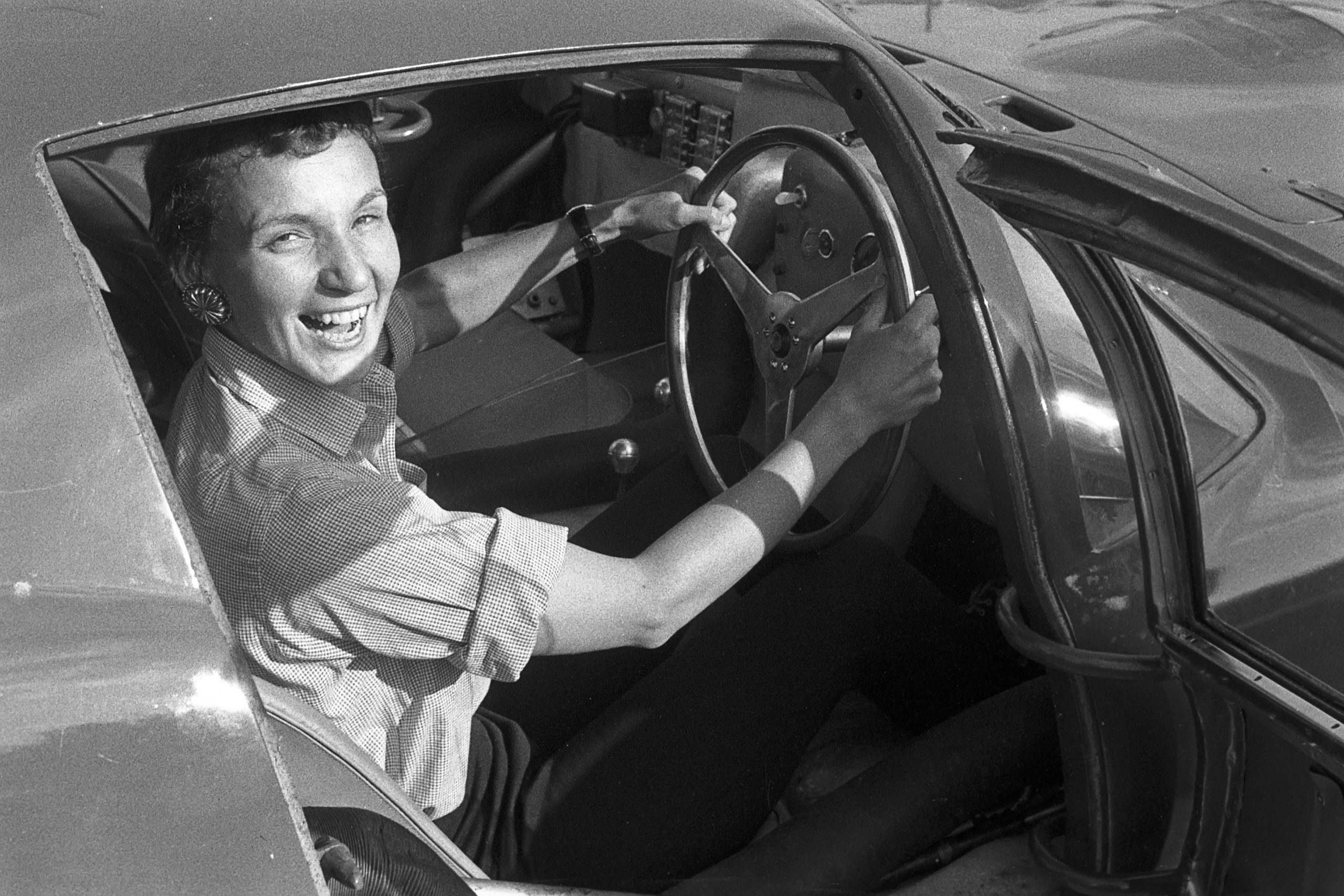 Neon-Lined and Tuned In: Denise McCluggage Embodied Greatness as Both ...