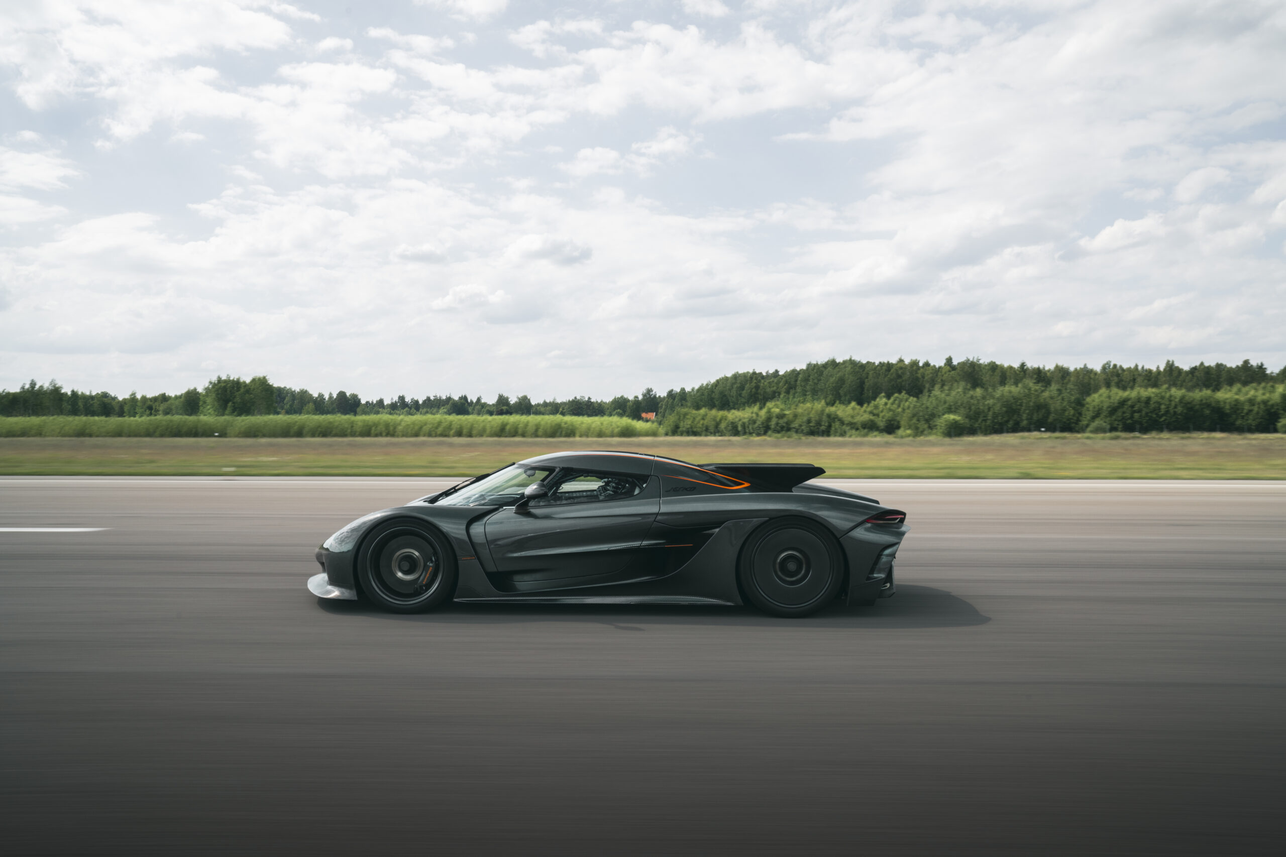Koenigsegg Breaks Its Own 0–250 MPH–0 Record with the Jesko Absolut ...