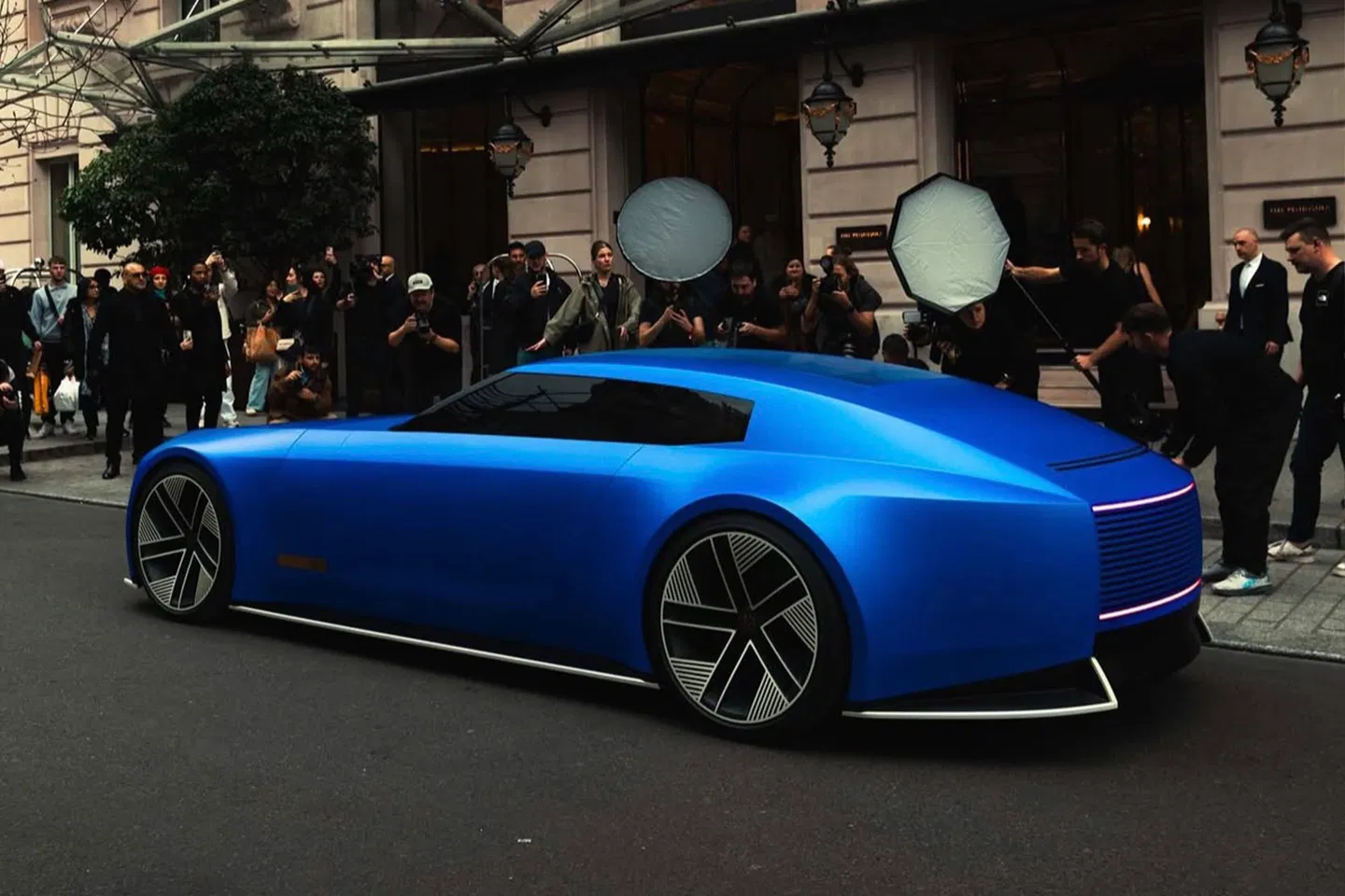 Jaguar's Controversial Concept Car Stops Paris Traffic - Hagerty Media