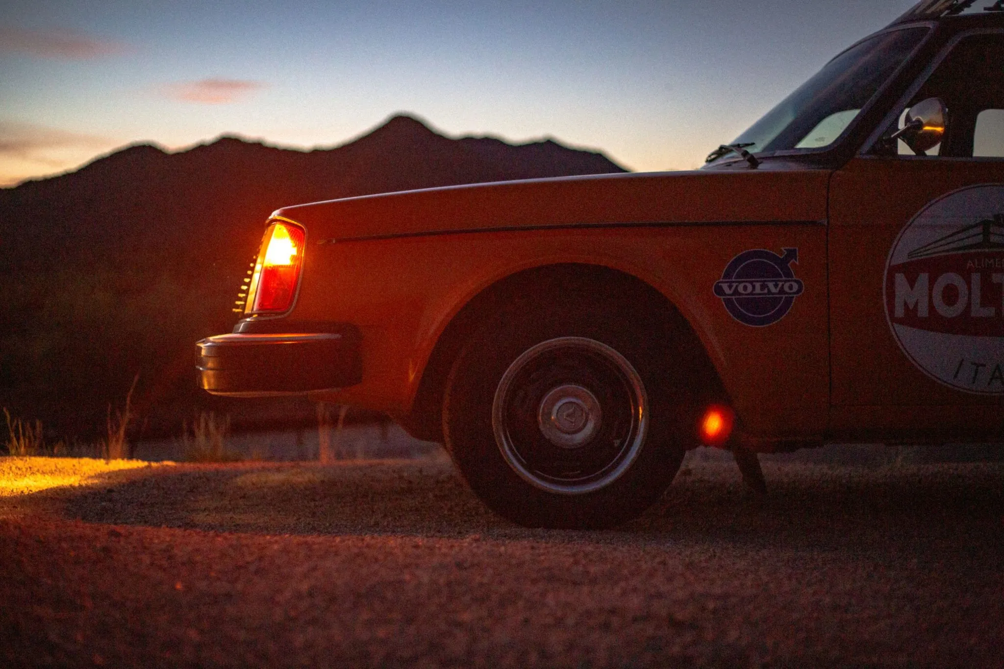 When Orange Volvos Supported the Greatest Road Racing Cyclist of All ...